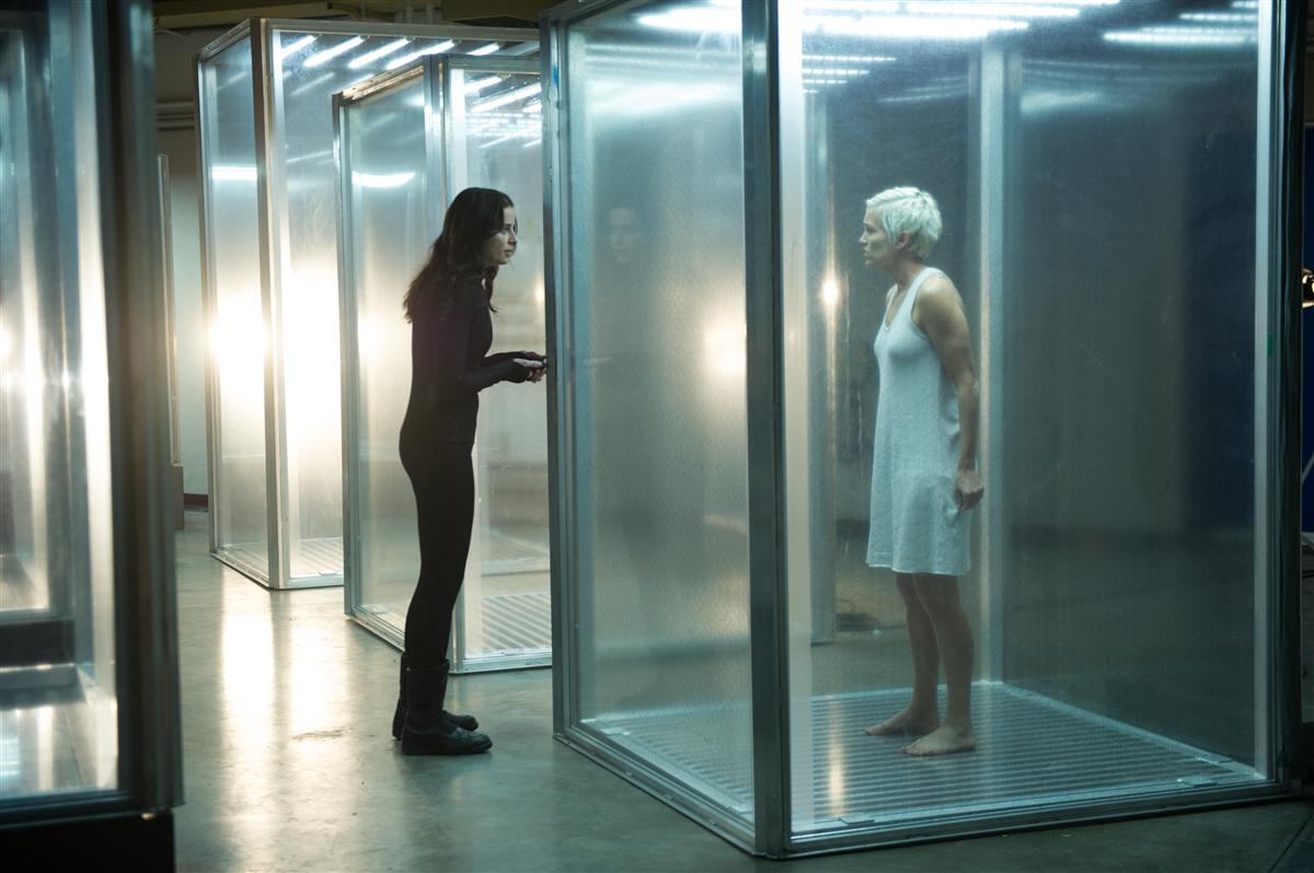 Continuum Spoilers: Images for Season 3 premiere “Minute by Minute ...