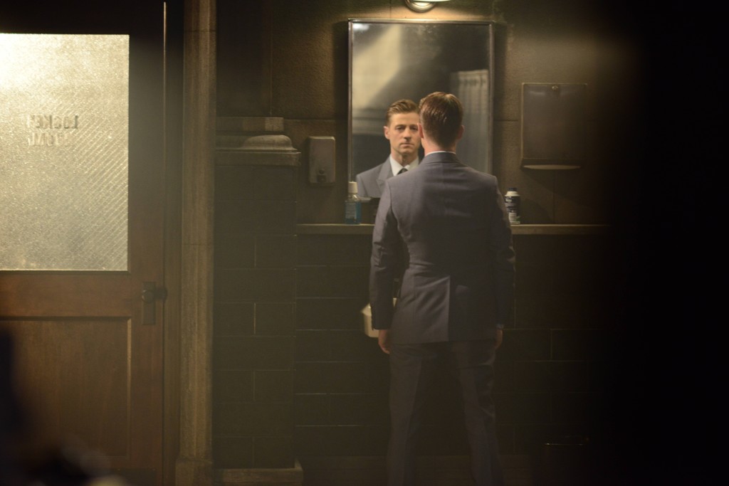 Gotham Season 2 Episode 1 “Damned if You Do” Recap – Pop Goes The World