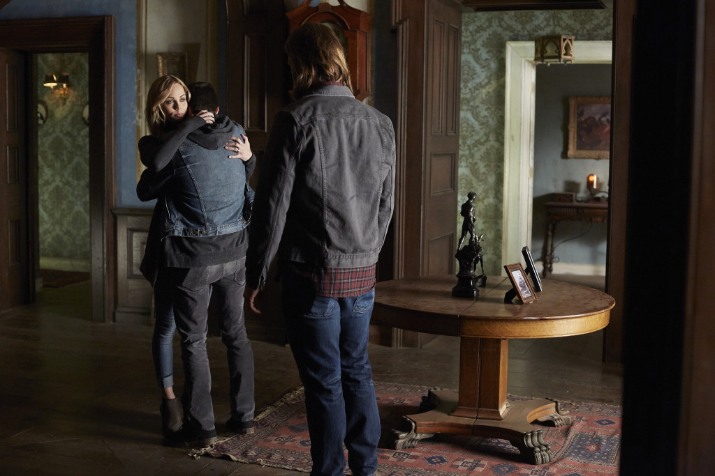 Bitten Spoilers: Images and Description for “Of Sonders Weight” – Pop ...